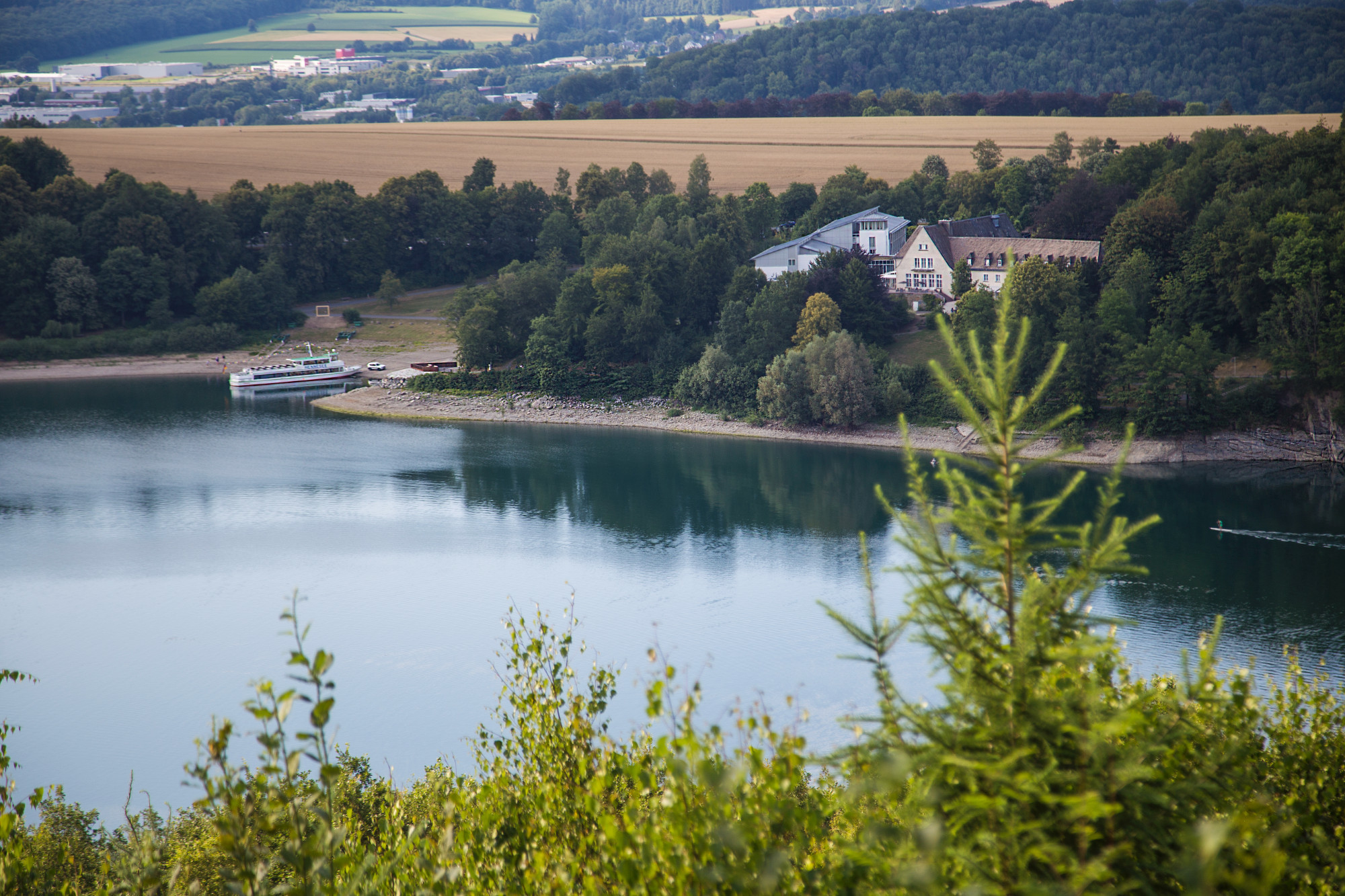 am Hennesee - Sauerland-Seen